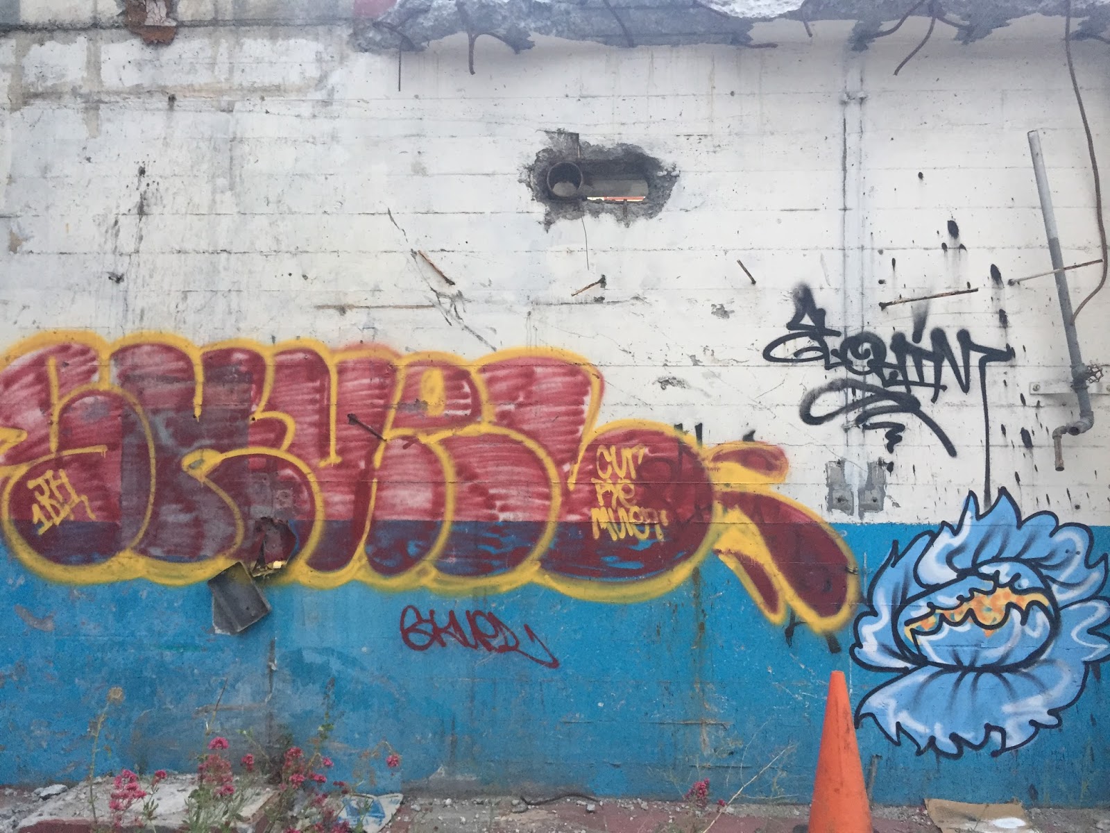 TravelMarx: Sunday Night Graffiti