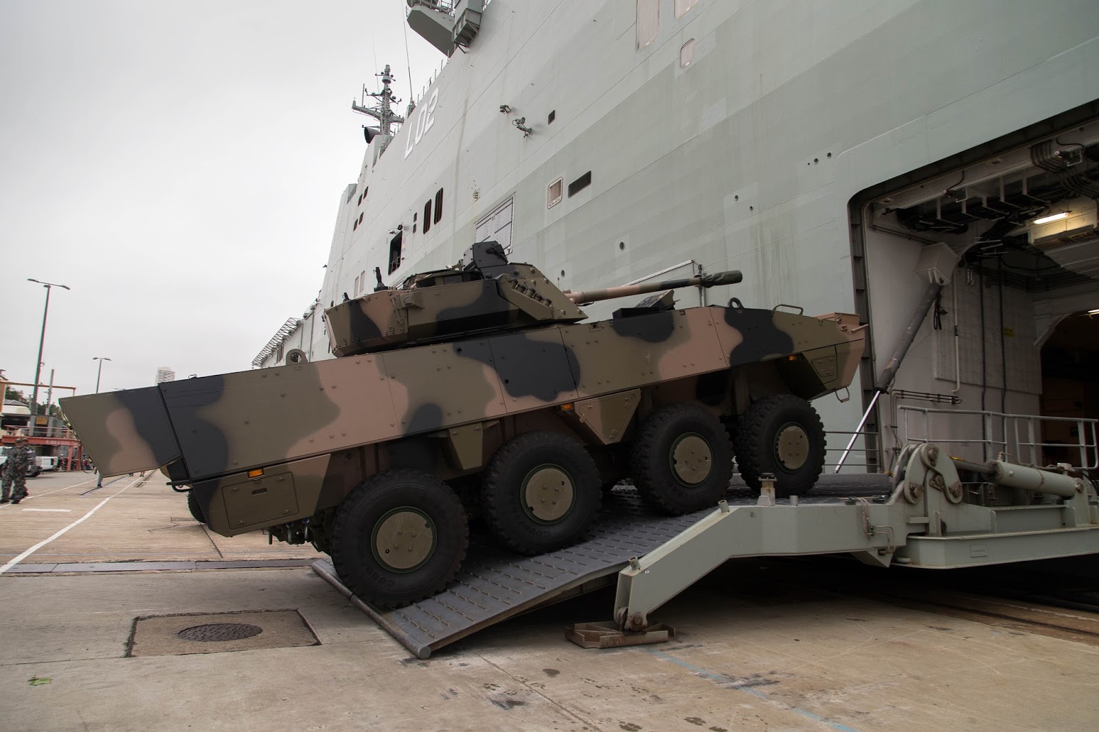DEFENSE STUDIES: Australia Tests LAND 400 Armoured Vehicles on HMAS ...