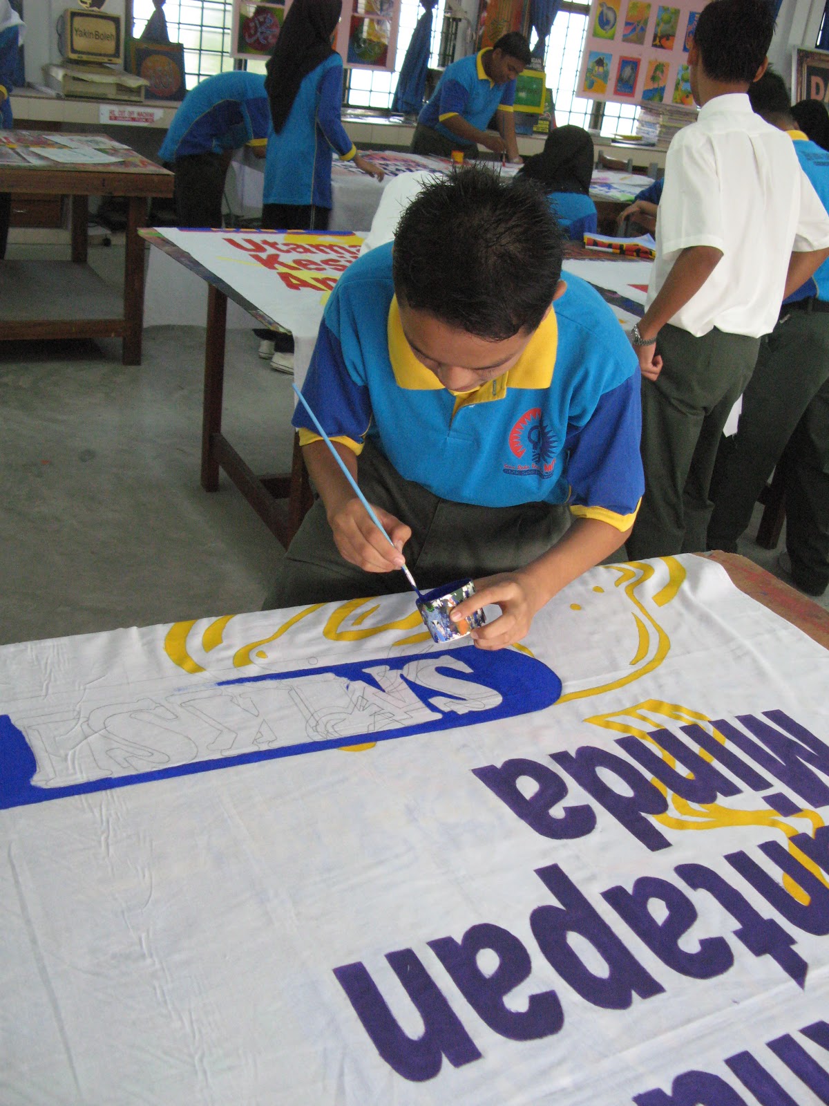 Seni Reka Tanda SMKSI: Kain Rentang