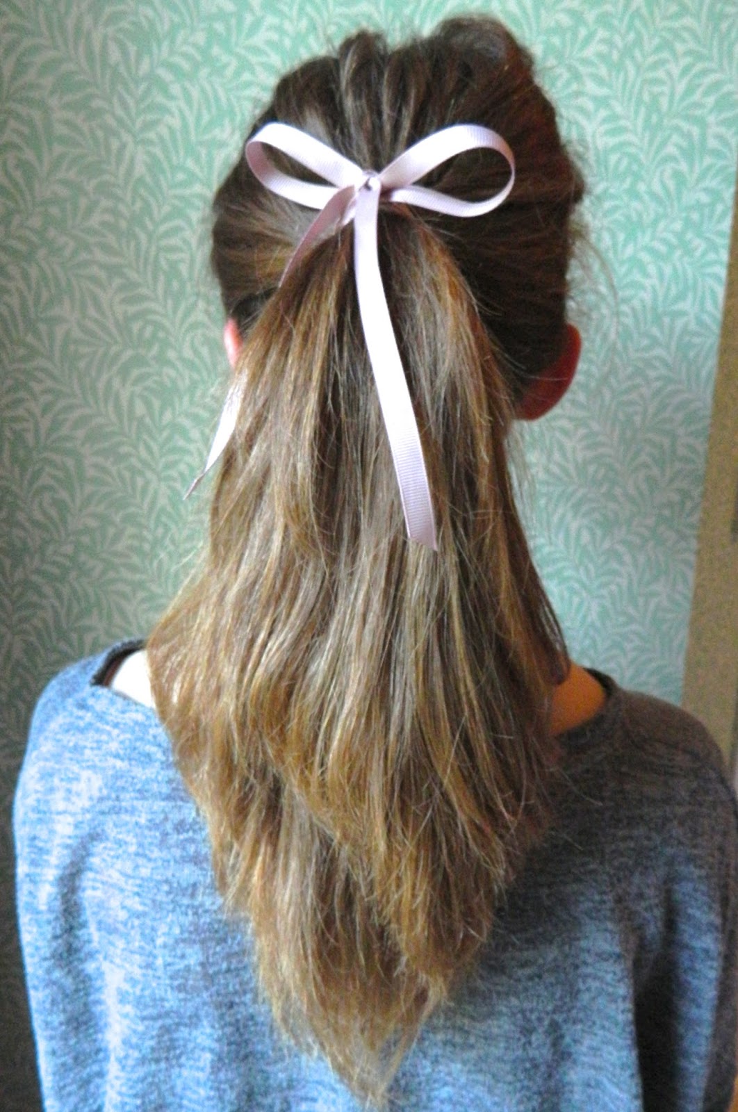A style mosaic: How to Wear Ribbons in your Hair