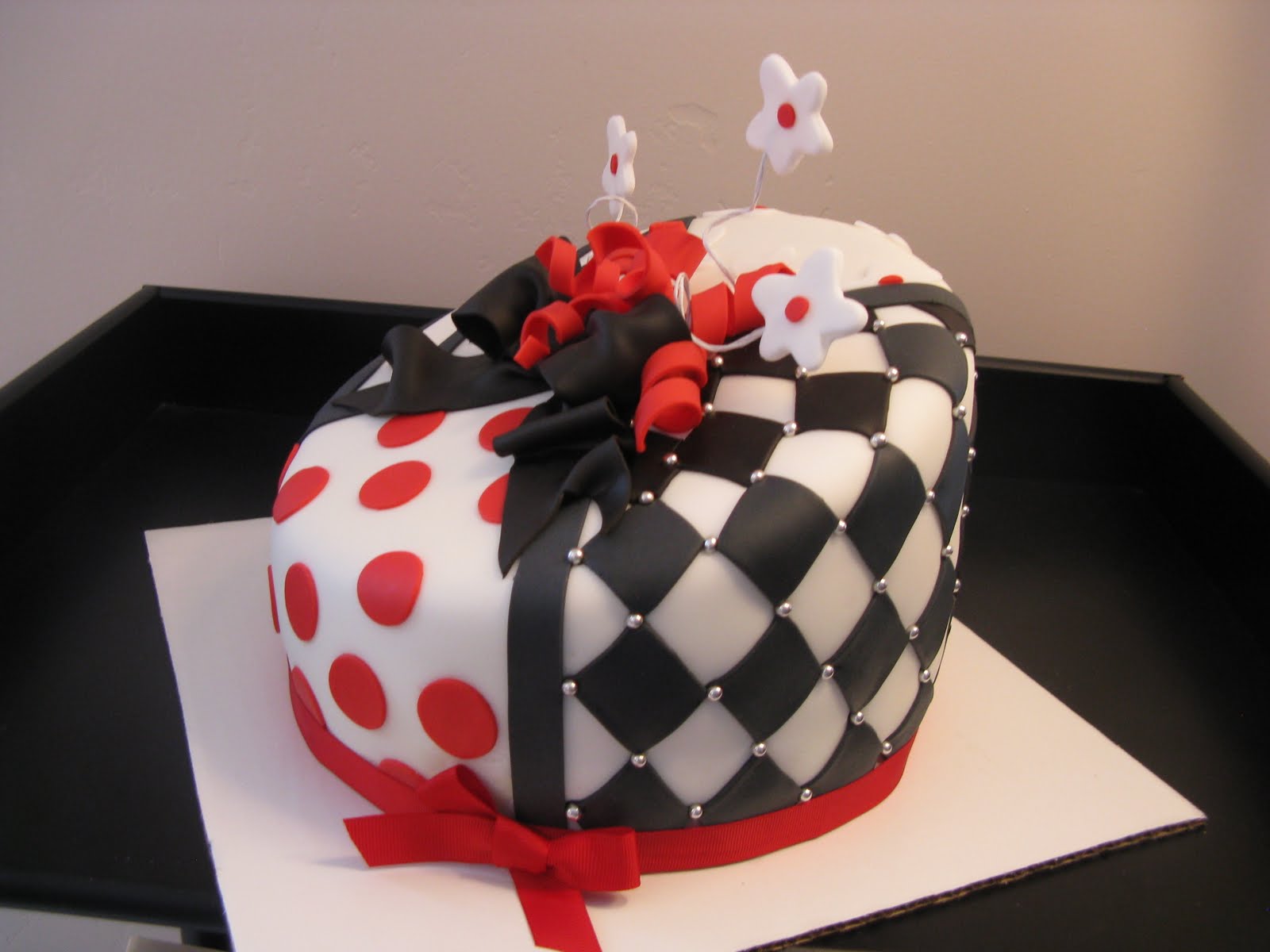 Caketastic Cakes: Funky Teen
