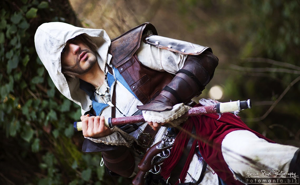 15 White Assassin Outfit Cosplay Design Photos - Creative Cosplay Designs