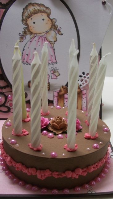 Paola's Paper Haven: Easel cake card