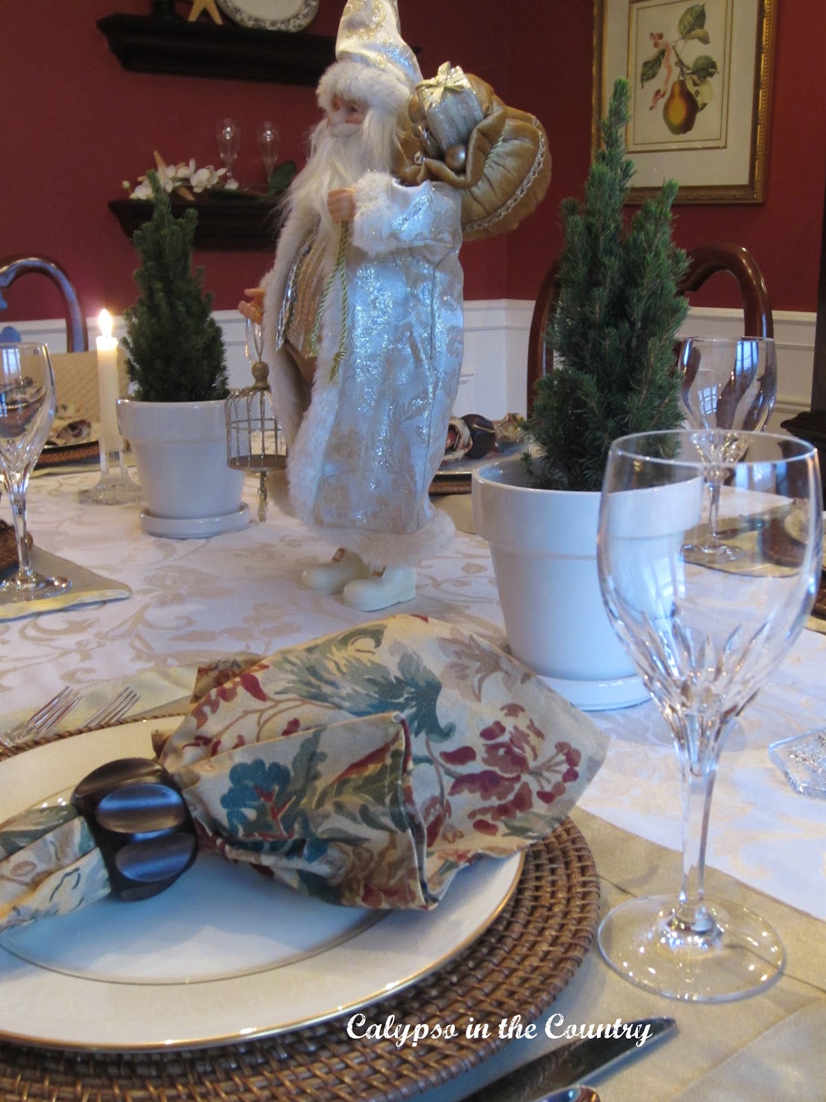 Christmas Table with Santa Centerpiece - Calypso in the Country