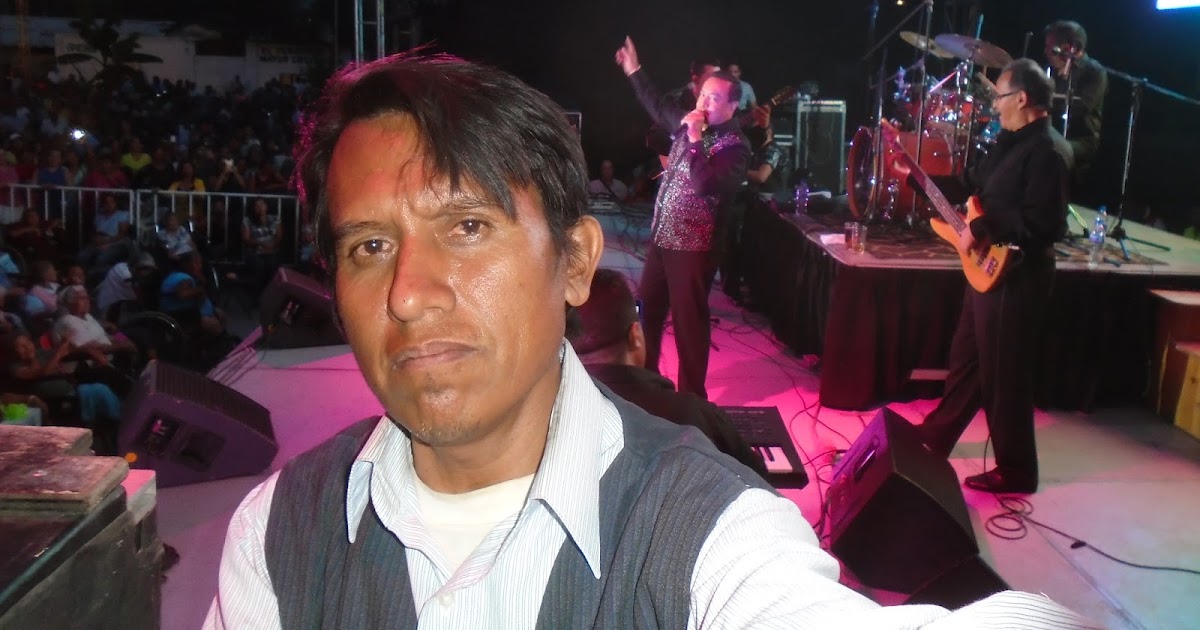 Antonio Morquecho: ANTONIO MORQUECHO EN EL CONCIERTO DE CARLOS CUEVAS