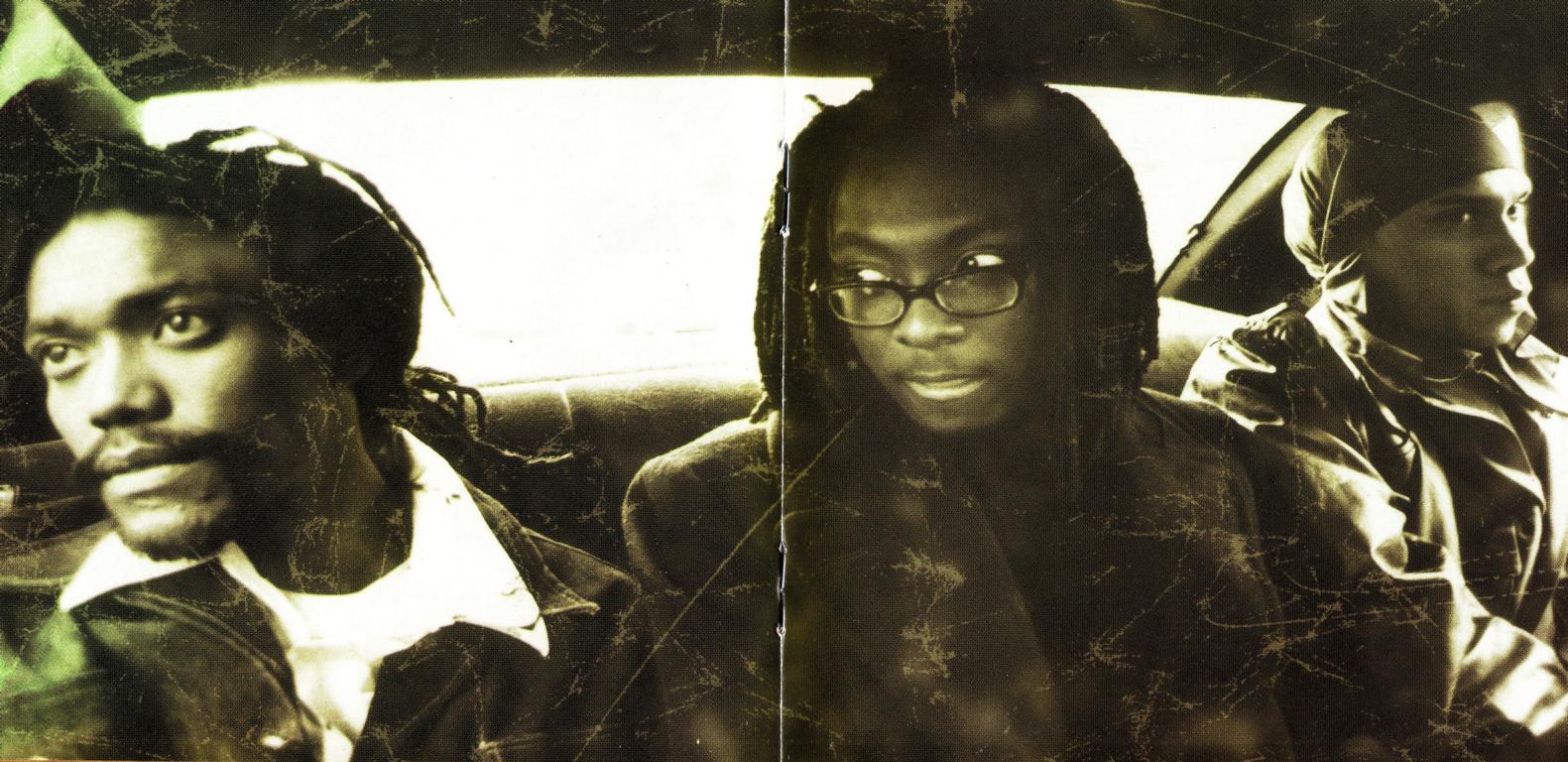 Behind The Front - Black Eyed Peas | BookletLandia.it