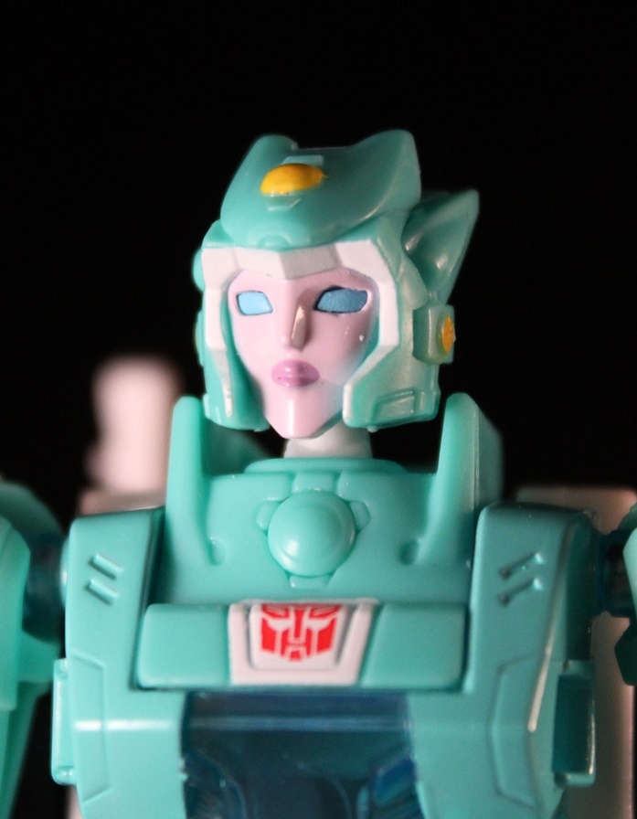 She's Fantastic: Transformers - MOONRACER!
