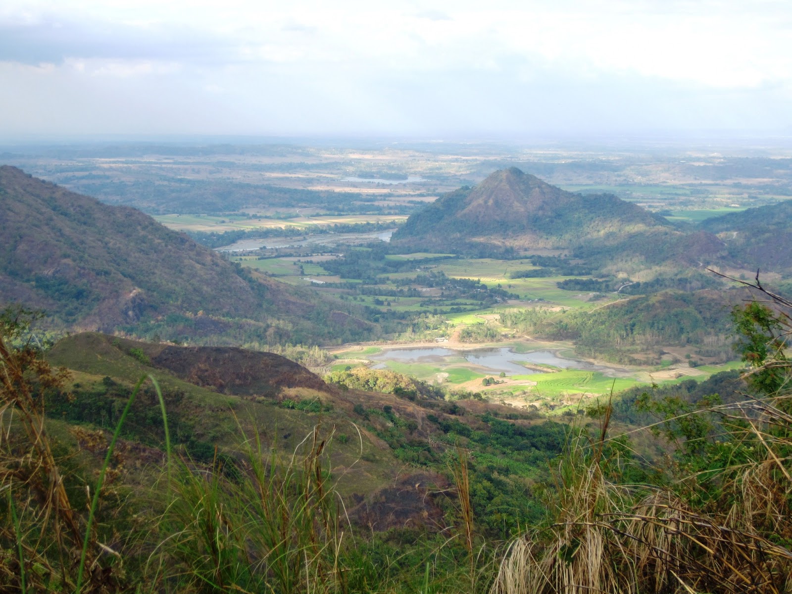 Hiking in Tarlac : Tangisan-Bungkol Baka & Kawayan {San Jose Circuit}