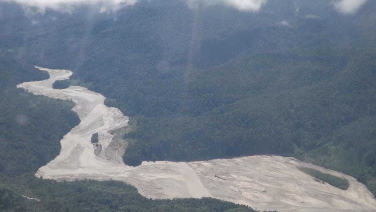 Malum Nalu: Pictures of a flight between Tabubil and Port Moresby