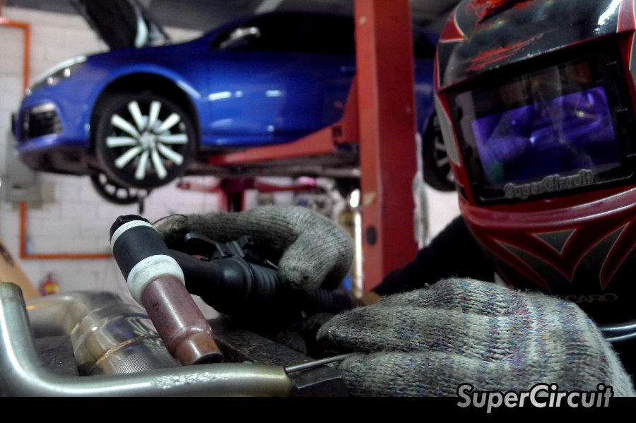 SUPERCIRCUIT Exhaust Pro Shop: VW Golf R Downpipe with 22PS extra horse ...