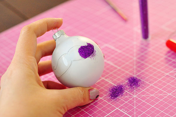 The Cheese Thief: Easy Glitter Mustache Christmas Ornament DIY