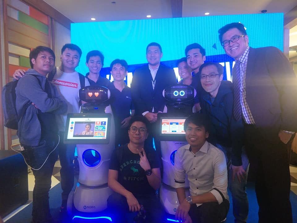 #HeySAM First-Ever Robotic Customer Service Spotted at SM Megamall ...