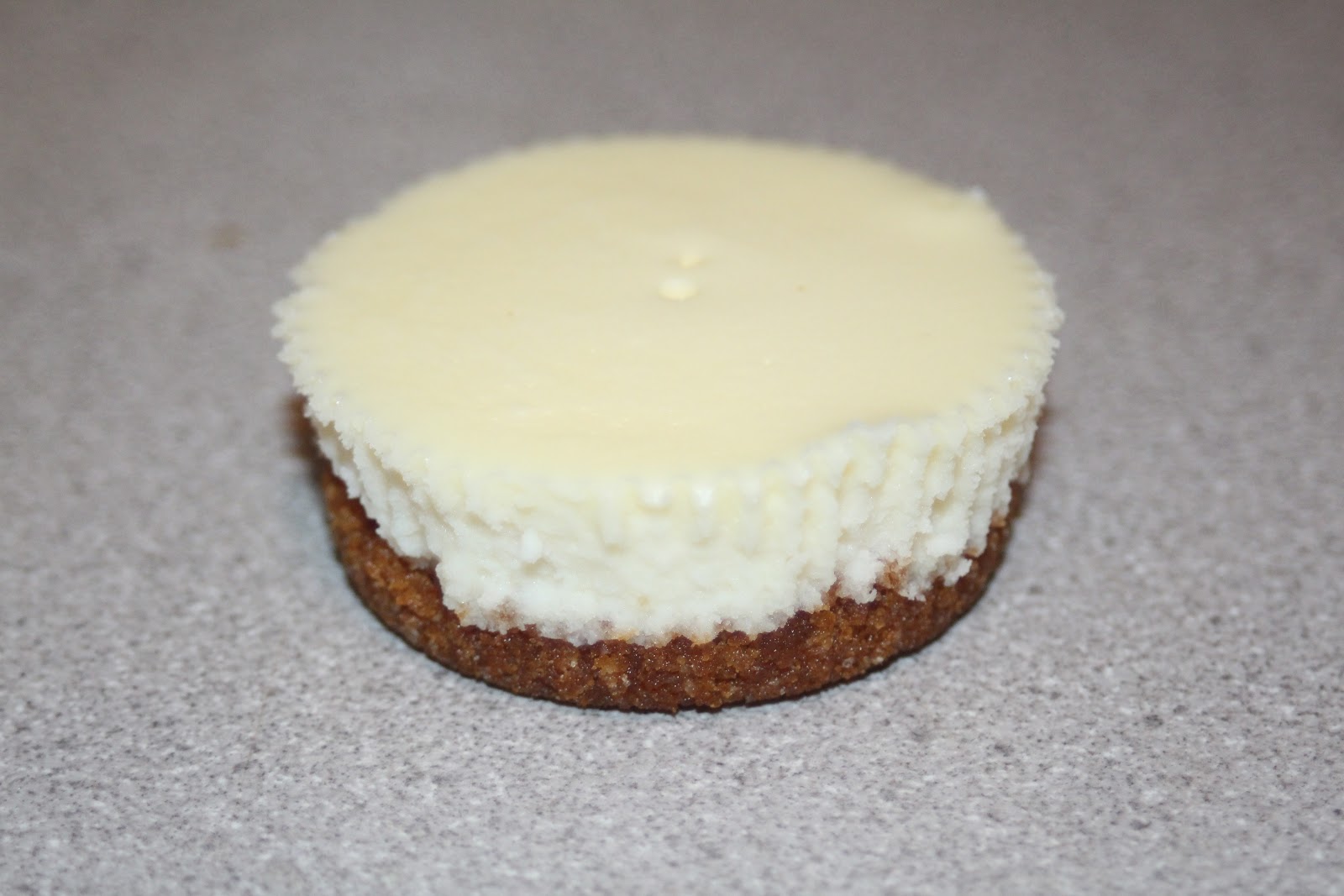 Julie Bakes: Personal cheesecakes