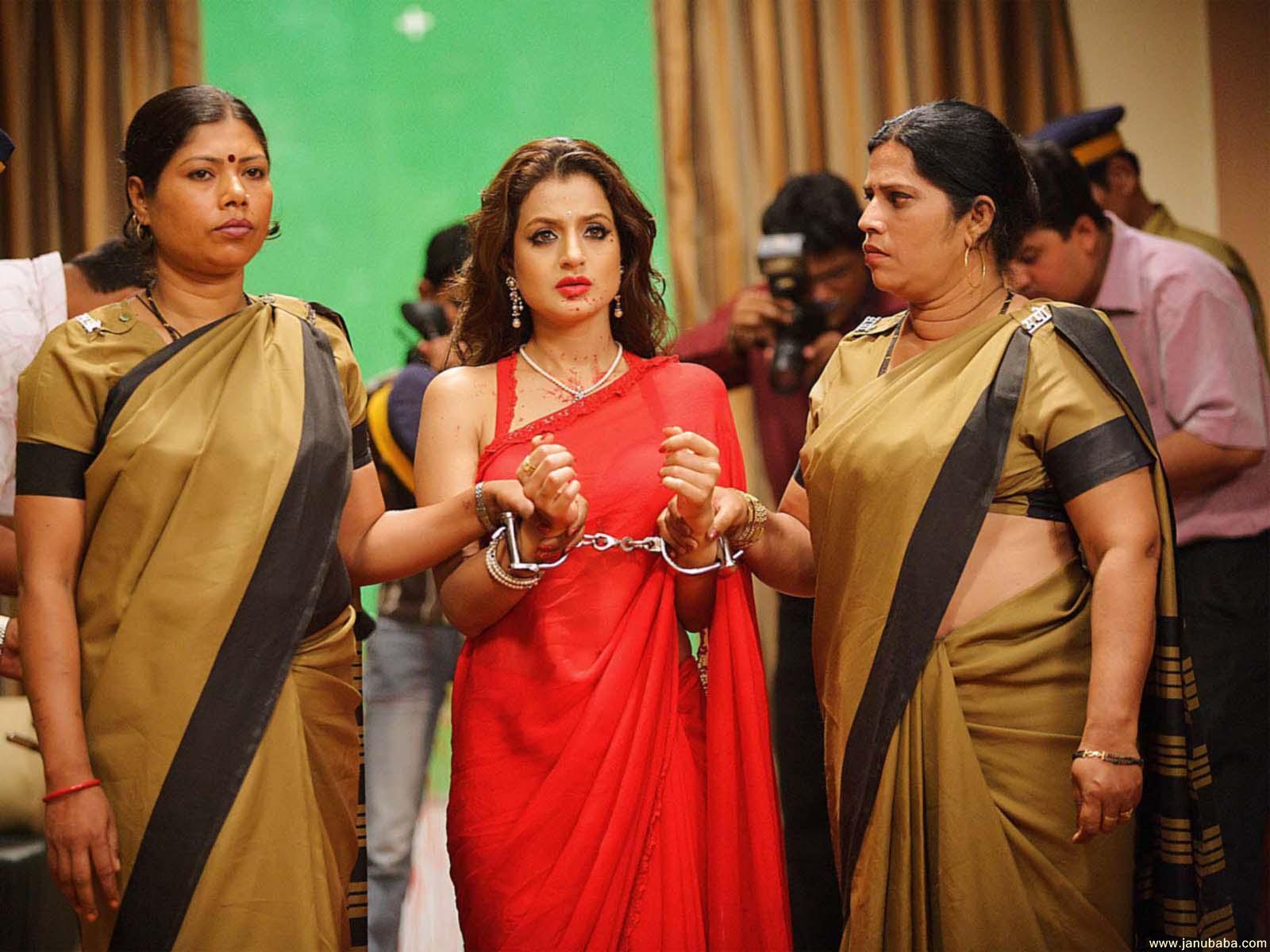 Bollywood Actress World (Original): Amisha Patel New Hot Image Stills