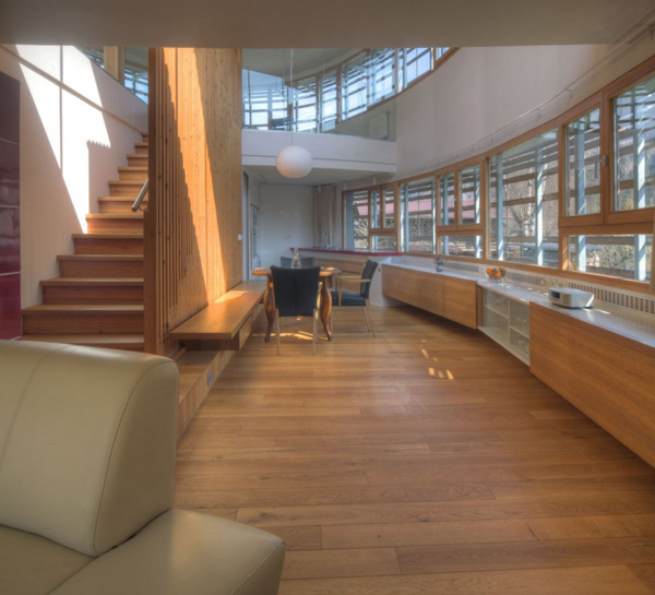 Dwelling circular wooden floor strategy, glass and steel « Interior Design