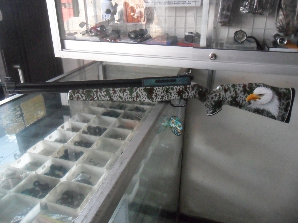 GUNS AND HOBBIES: SENAPAN SHARP INOVA POPOR AIRBRUSH