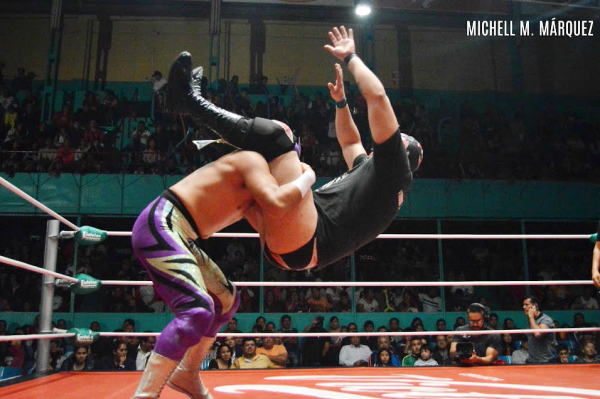 Lucha Libre Porra Fresa: ¡Black Tiger reta a Ares mascara vs mascara ...