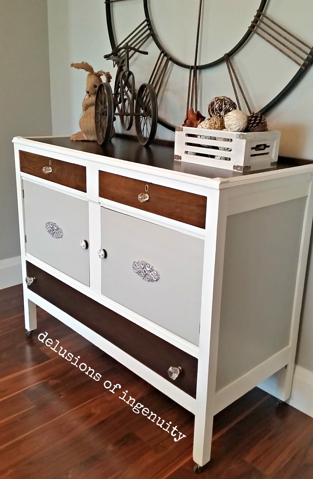 delusions of ingenuity: reesie piecie: buffet/changing table