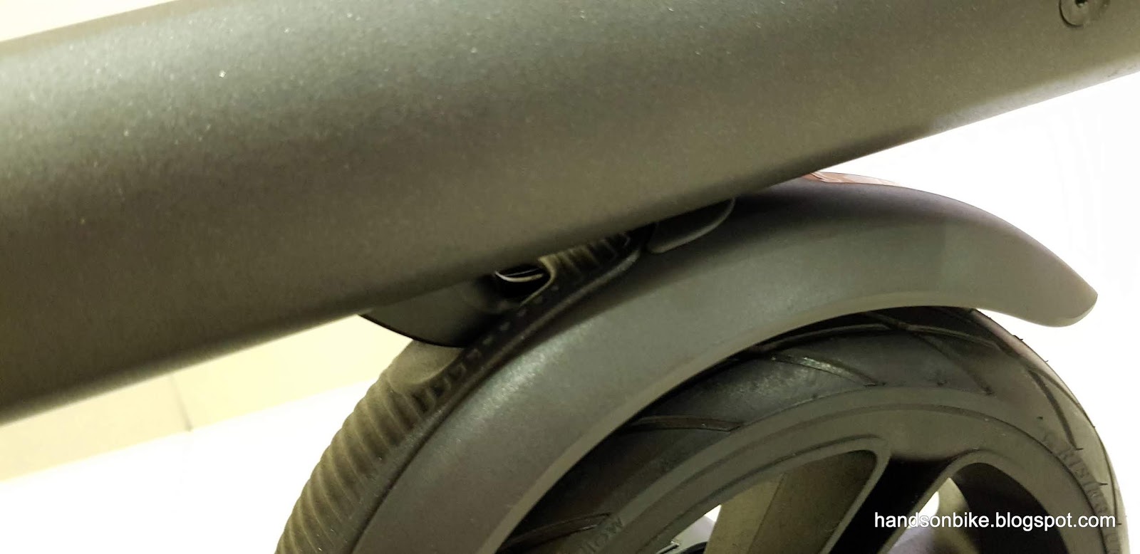 Hands On Bike: Ninebot by Segway ES2 E-Scooter: Lights and Suspension