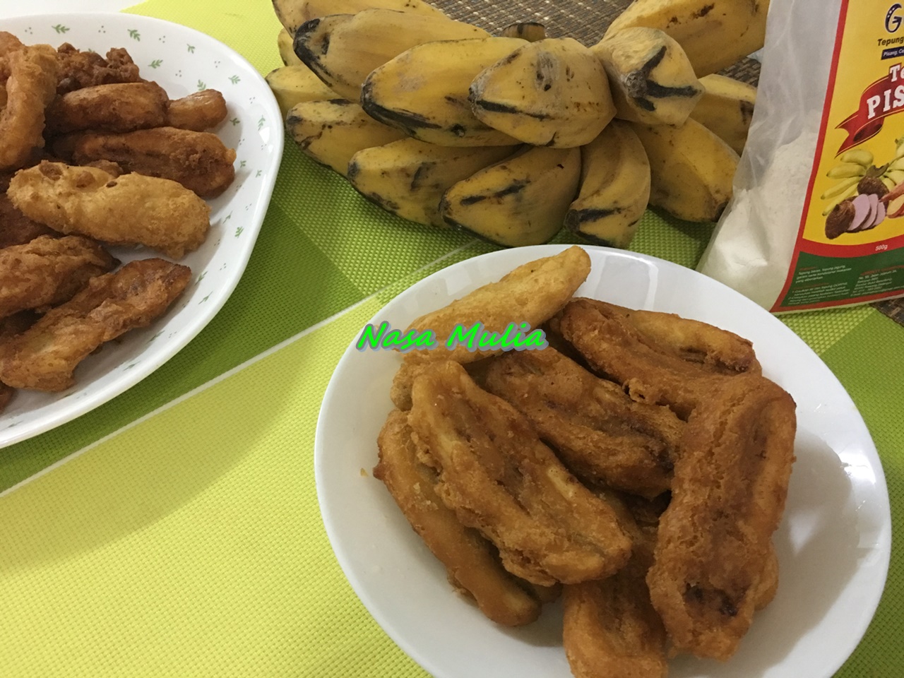 warna warni hidupku..............: Pisang Goreng & Tepung Gorpis