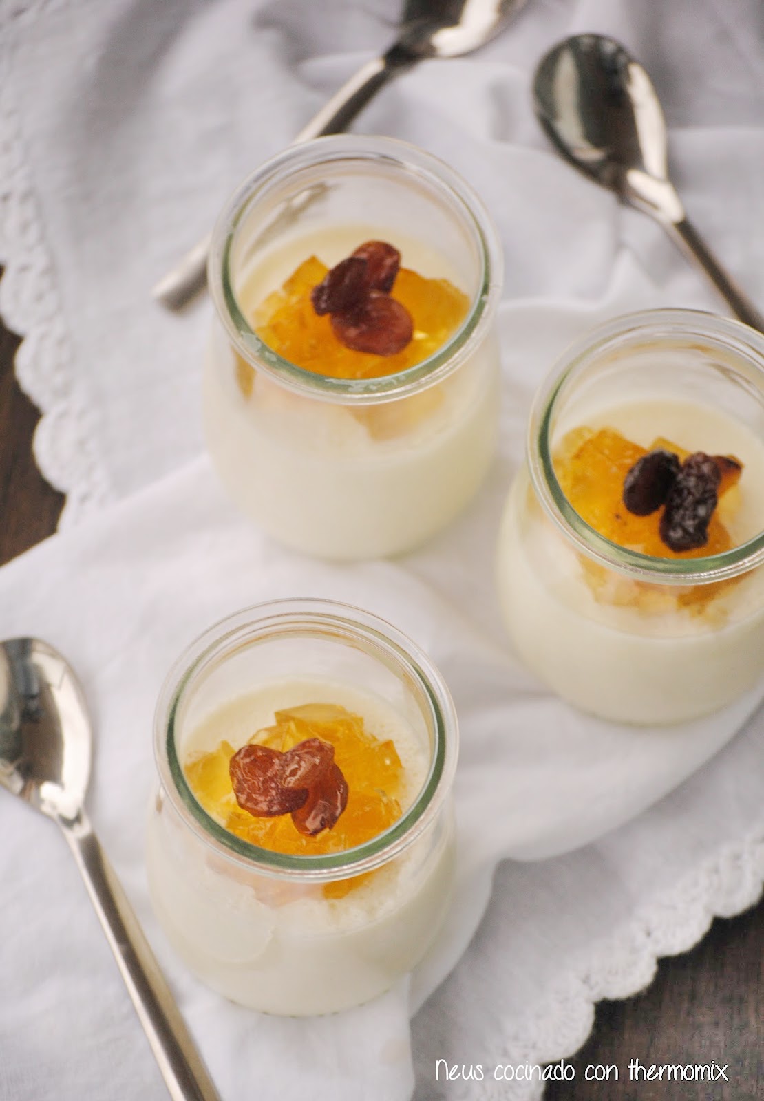 Flan de mató con gelatina de miel con Thermomix - Cocinando con Neus