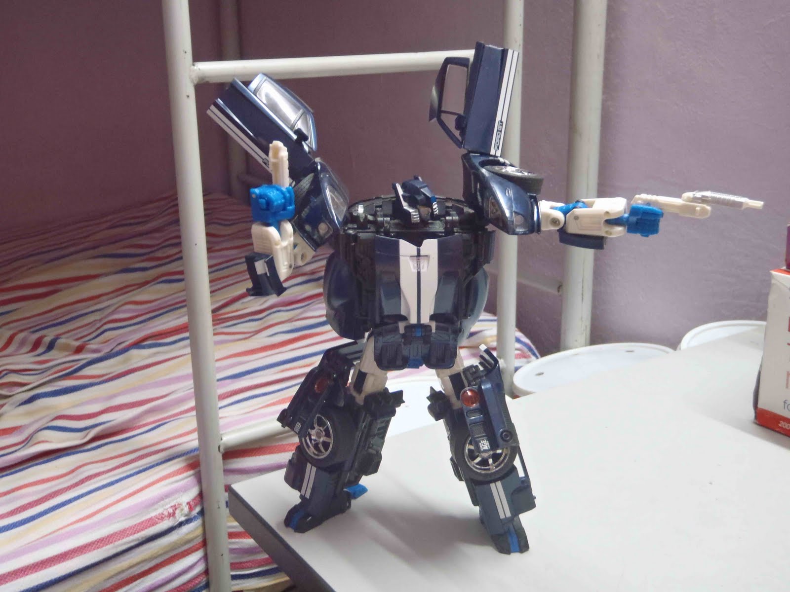 New Planet Cybertron: Transformers Review –Mirage (Alternators)