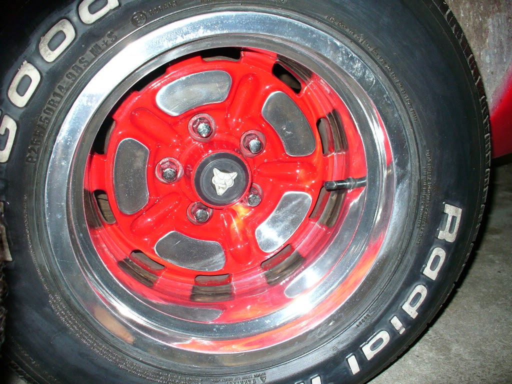 PUMA GTB S1 1978: Suspensão, pneus e estepe