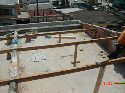 Sobrados Rua Garaú: Telhado, Caixas D'água e Reboco das Fachadas