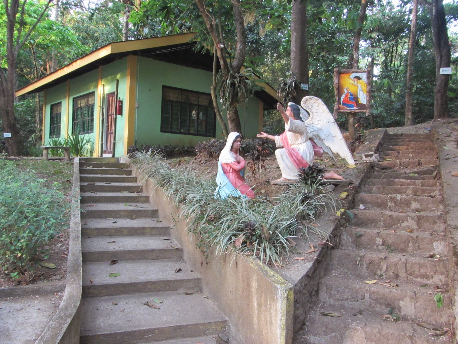 LEXICAL CROWN: EPIC PARC RAINFOREST CAMP (TANAY, RIZAL)