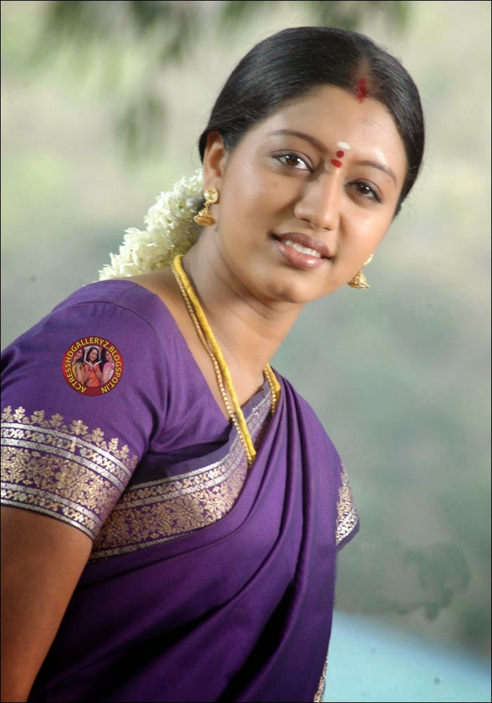 Actress HD Gallery: Gopika Malayalam actress saree Hot photo Gallery