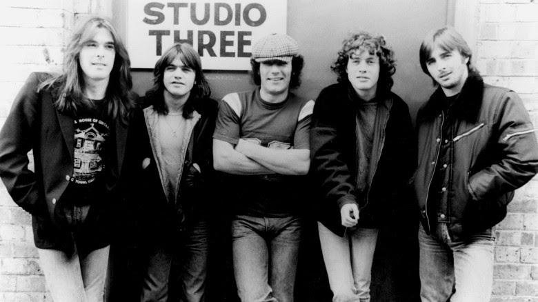 AC/DC e o triunfo da reconstrução