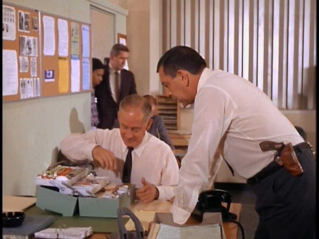 Everyone Nods: The Dragnet Style Files: "Robbery DR-15" or "Riding the ...