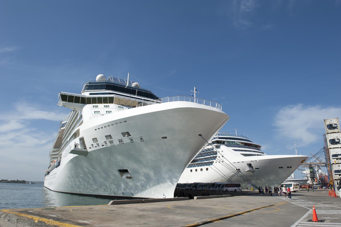 ENFOQUE NOTICIAS Colombia: AUMENTA EL NÚMERO DE CRUCEROS Y TURISTAS QUE ...