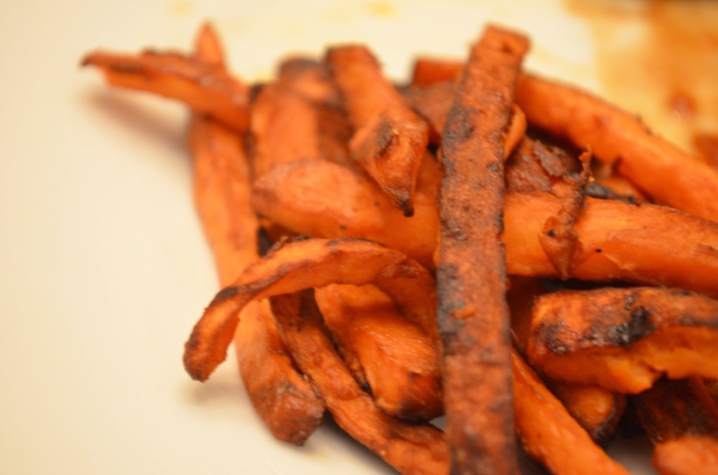 Frites de patates douces cuites au four - Chroniques Gourmandes