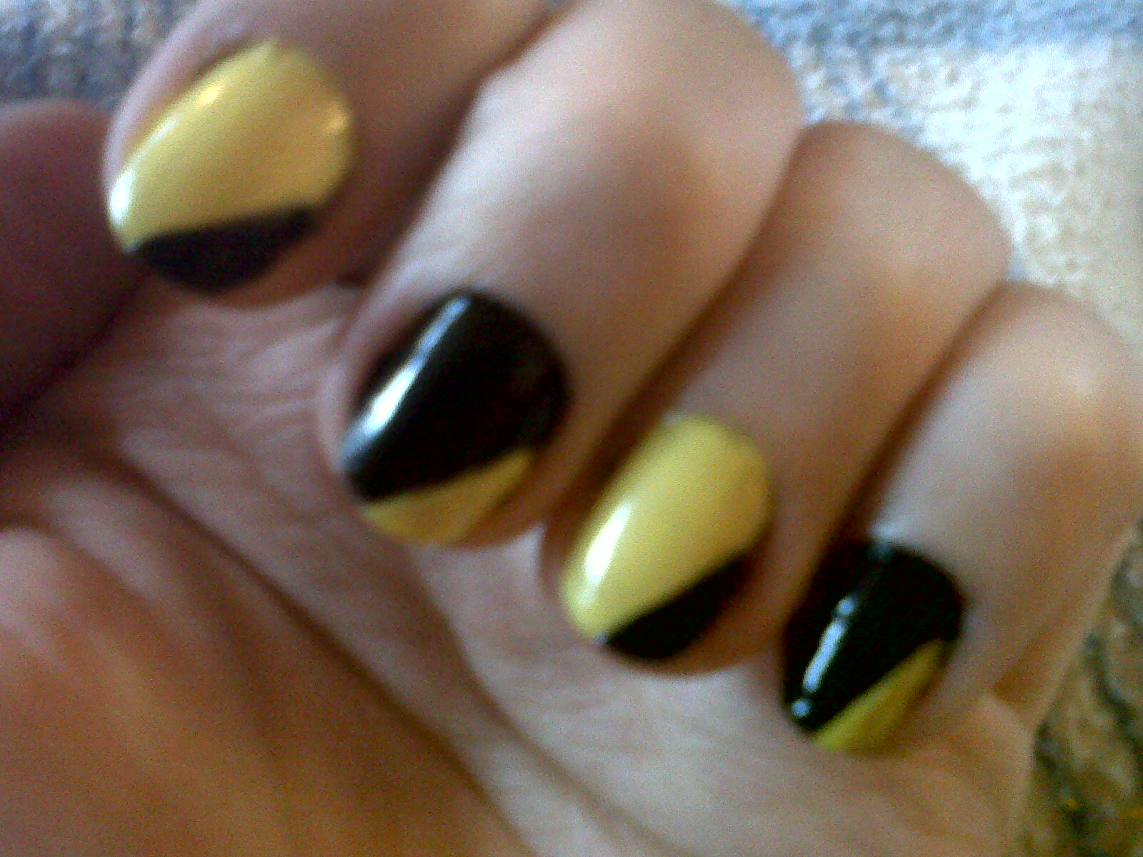 HawthornSparks Nails: Hogwarts Houses – Hufflepuff Corners