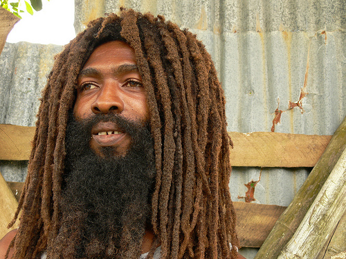 Charlie Wilson: Dreadlock rasta.