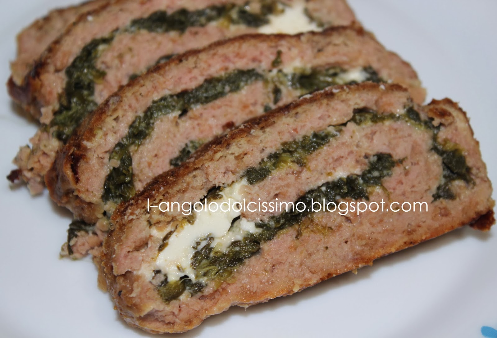 L' ANGOLO DOLCISSIMO : POLPETTONE DI CARNE RIPIENO DI SPINACI