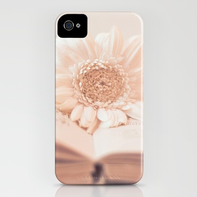 Beach Gypsies: PRETTY and PASTEL iPhone covers...GIVEAWAY!