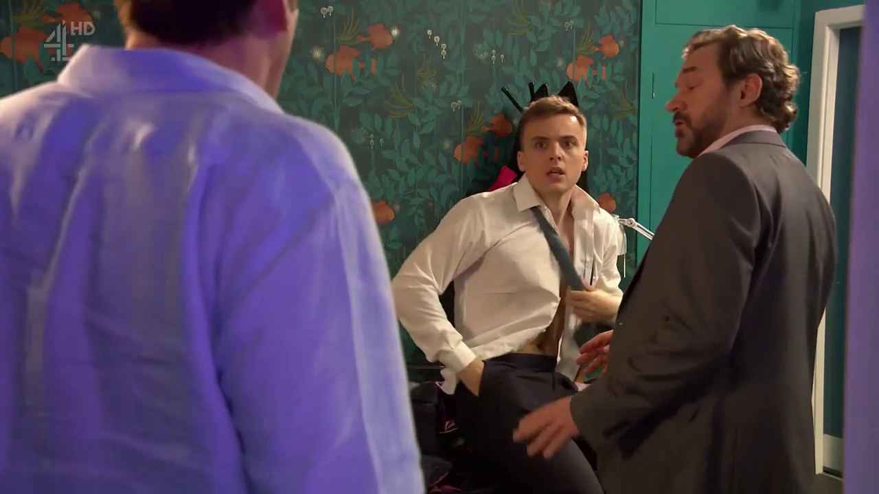 Hollyoaks off the Charts: Parry Glasspool Shirtless/ Harry Secret revealed