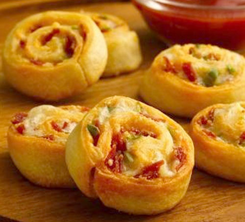 Swiss Army Artist: Recipe Reviewed: Pillsbury Bacon Cheddar Rolls