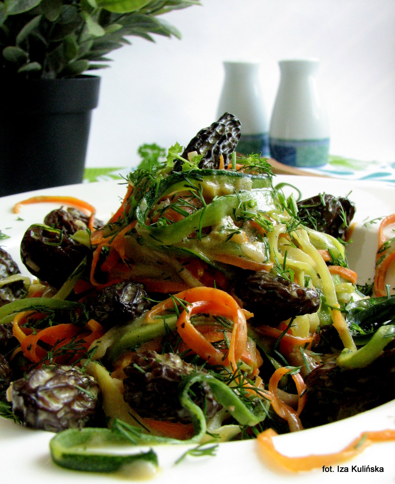 Smardze, wiosenne grzyby. Co przygotować ze smardzów? | Smaczna Pyza