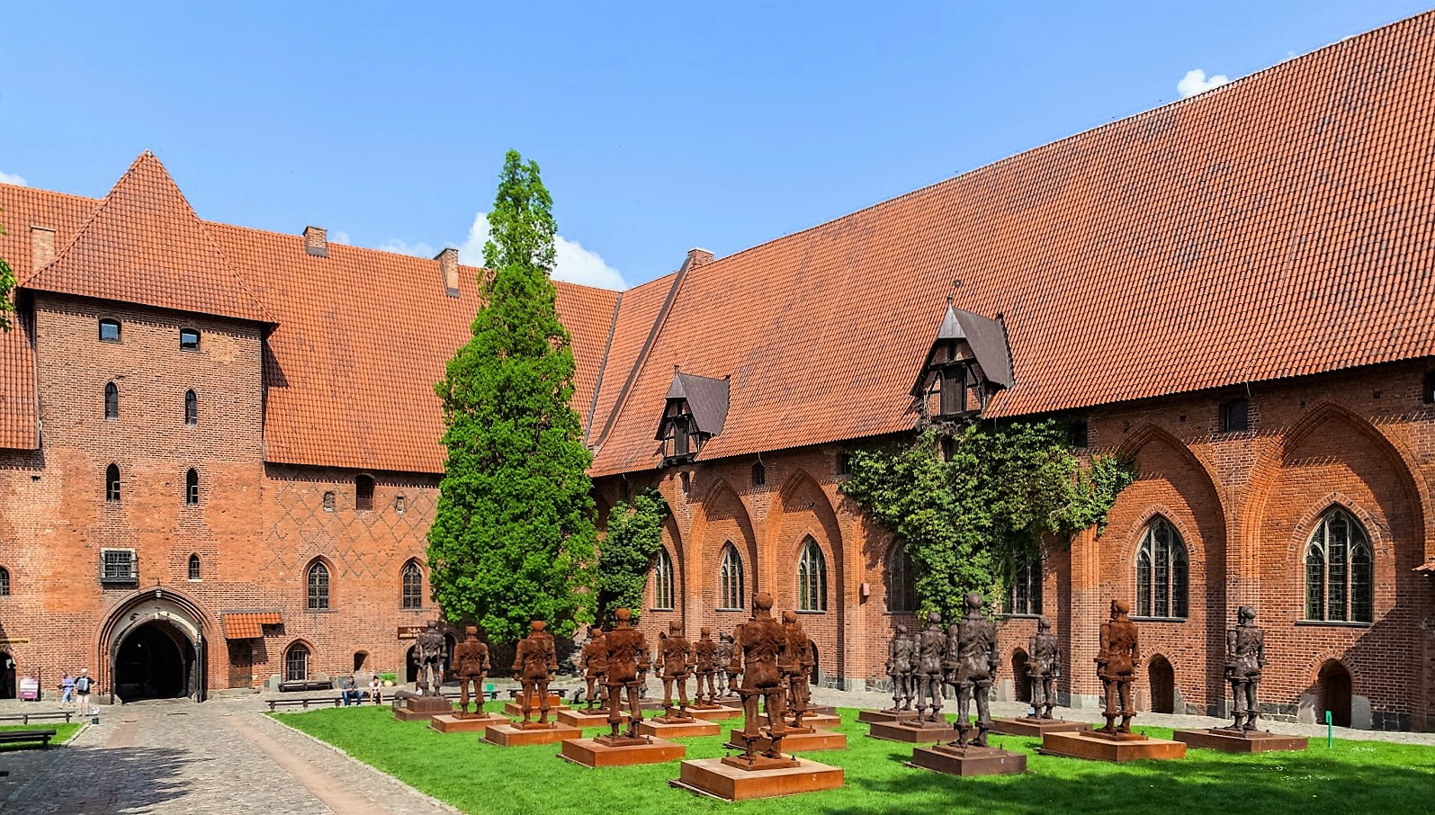 5-five-5: The Malbork Castle (Malbork - Poland).
