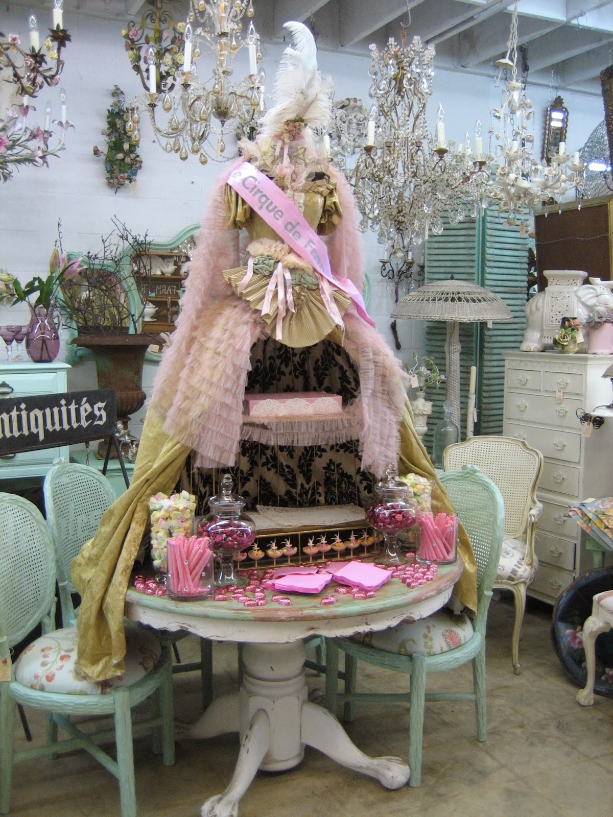 Vignettes Antiques: The Big Top Goes ~ Way Over The Top!