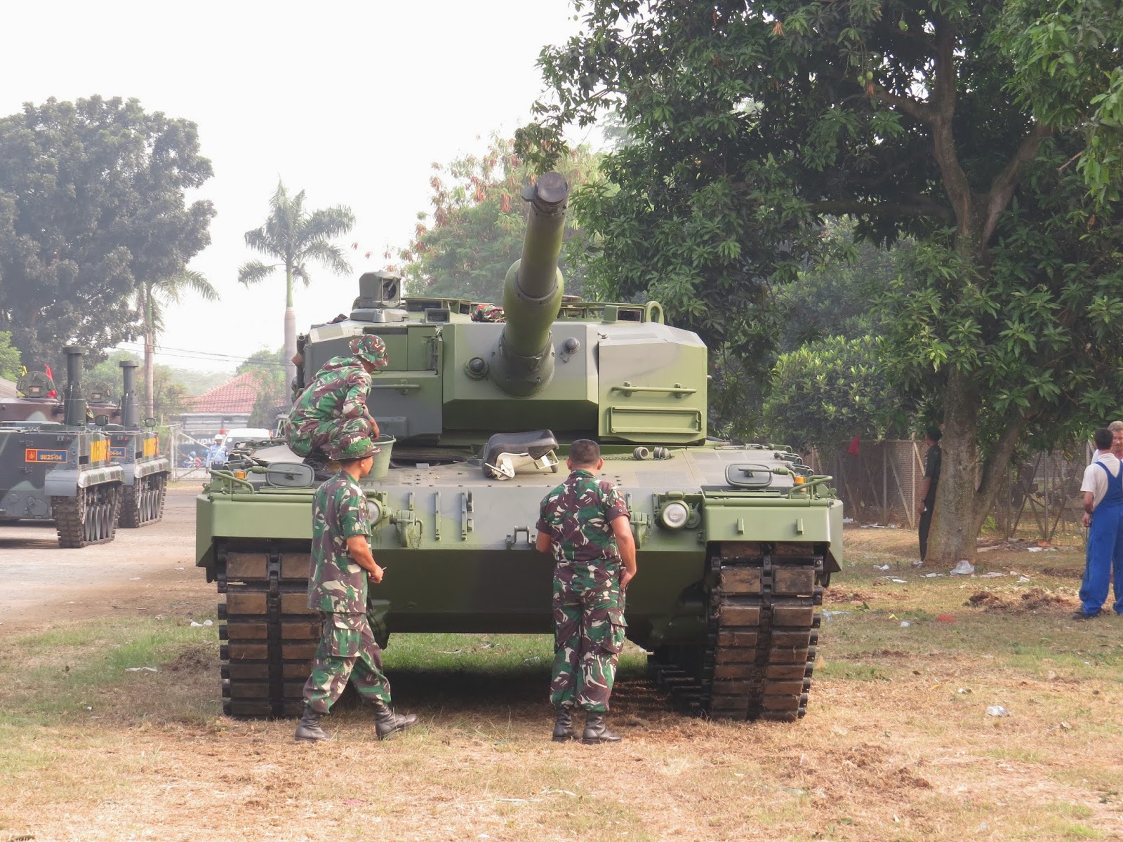 Berita Foto : Persiapan HUT TNI Ke 68 Di Halim - Indo Defense Blog