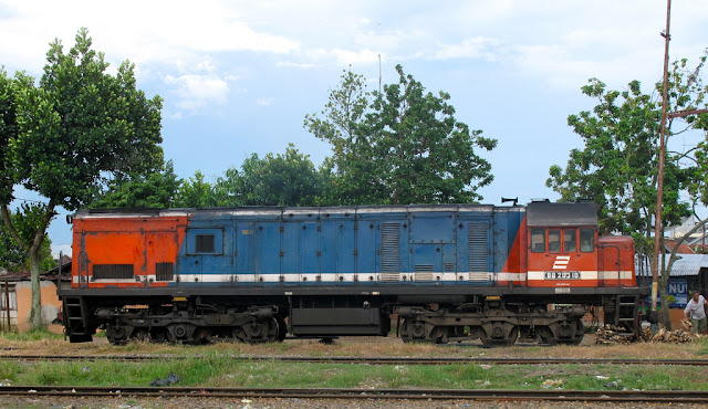 Arsip 76R: Lokomotif Disel Indonesia