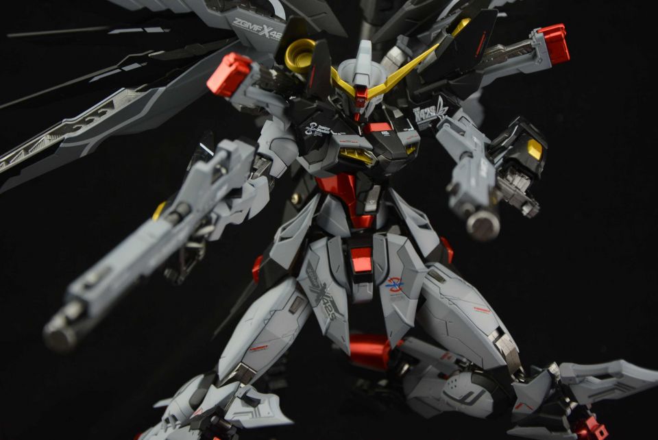 Custom Build: DM 1/100 Destiny Gundam Black Version