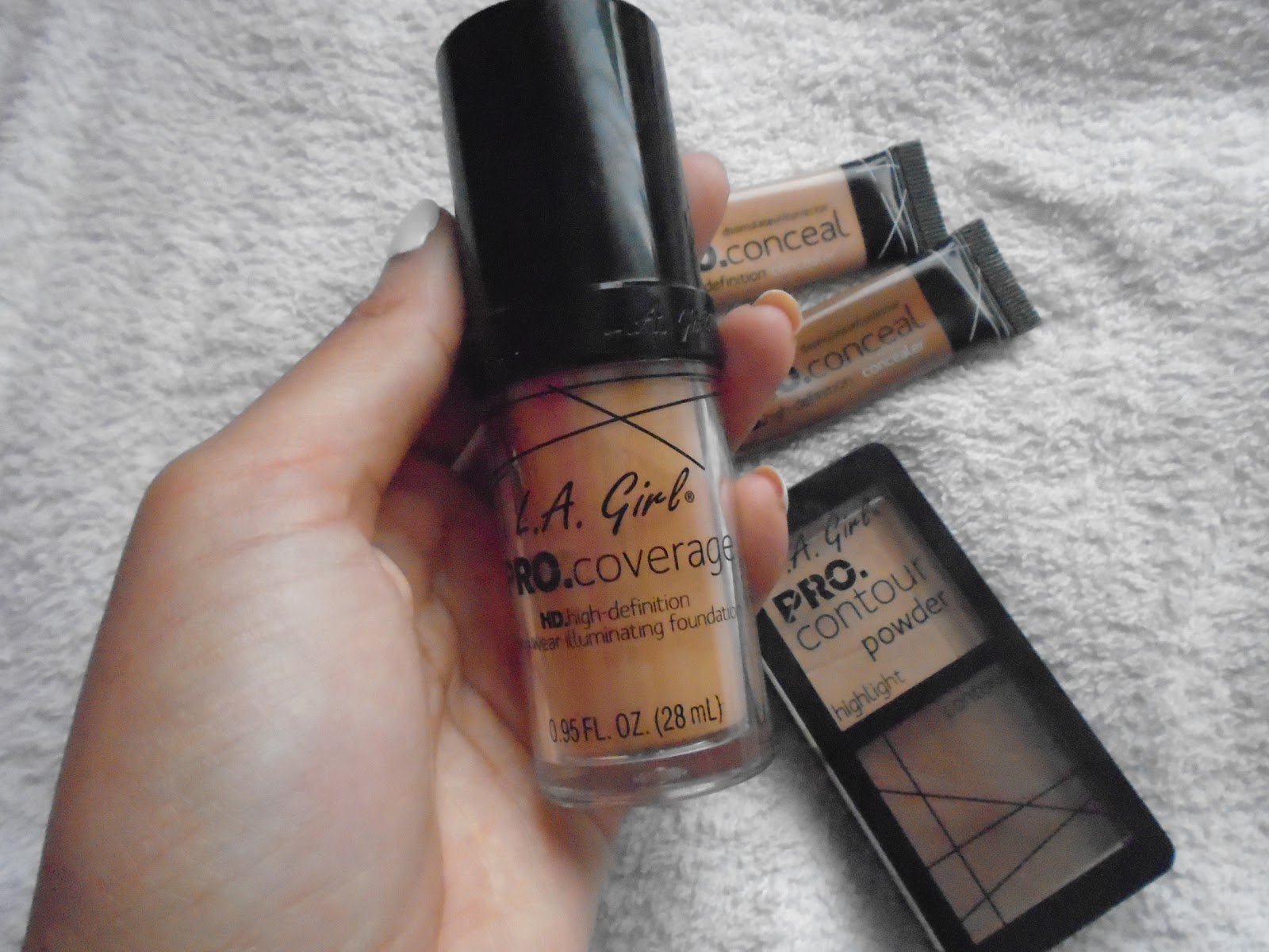 LA Girl Pro Coverage HD Illuminating Foundation Review - Beuty And ...