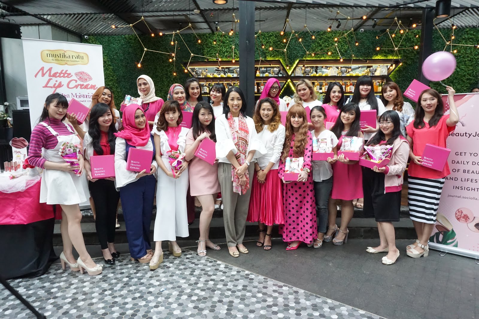 [Event]: Sociolla Soiree with Mustika Ratu - Stevie Wong