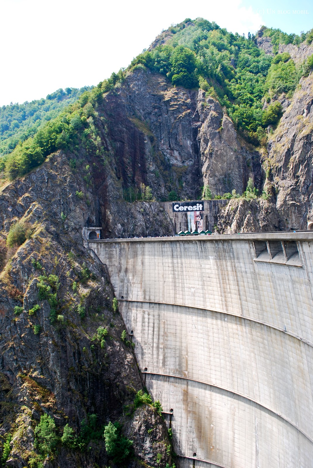 Un blog mobil: Lacul şi barajul Vidraru