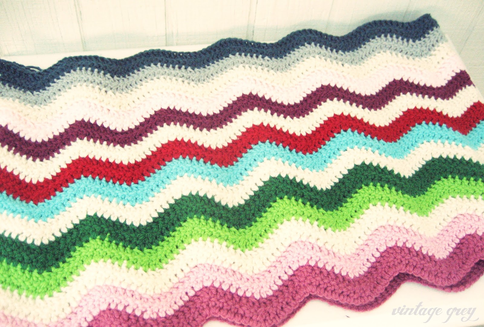 vintage grey: hexies, ripple goodness, and a peak